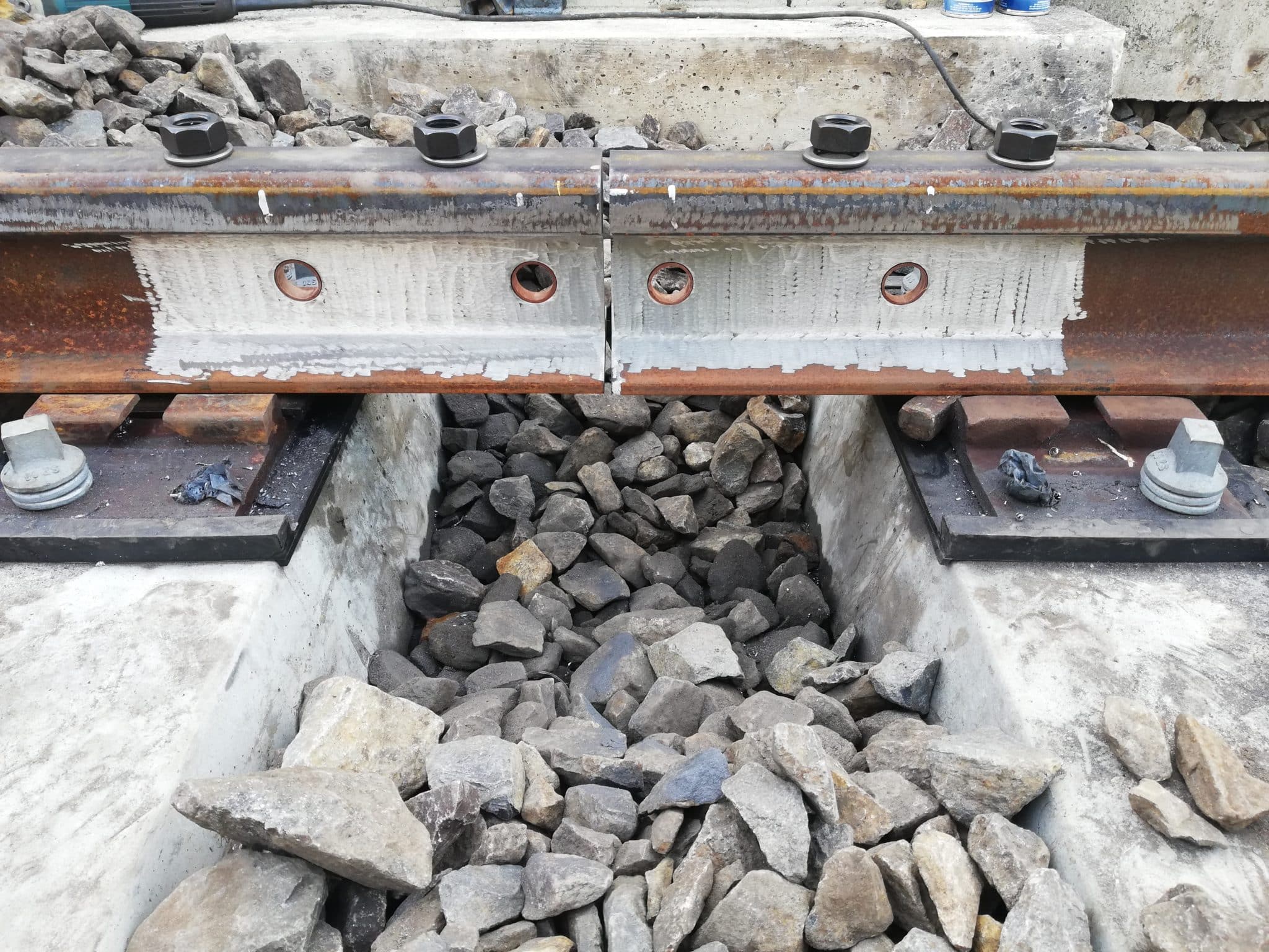 ALMAR - Glue Insulated Joints. - FORLAM Group